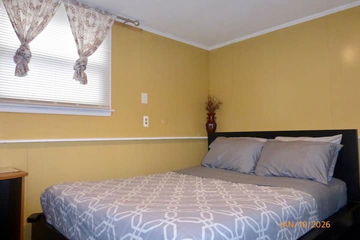 Cozy Room｜free Parking｜walk To T & Bus｜near Boston - Wakefield, MA