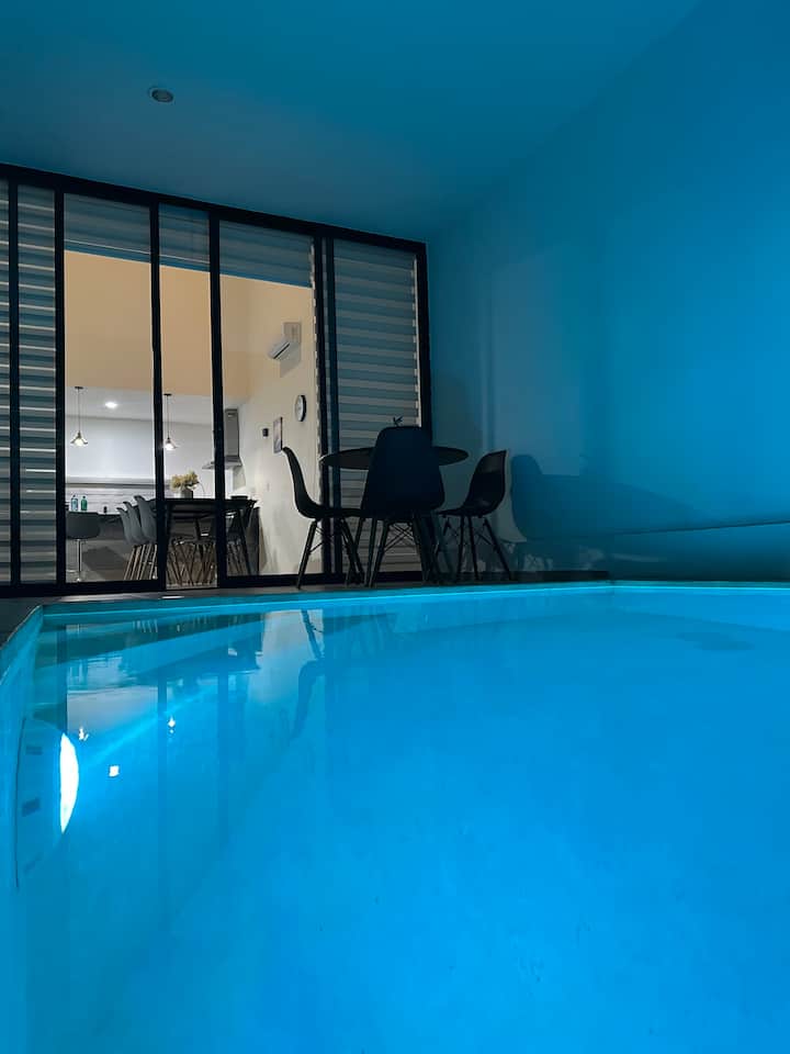 2br Th W/ Pool, Patio & Parking, Plaza Altabrisa - Mérida