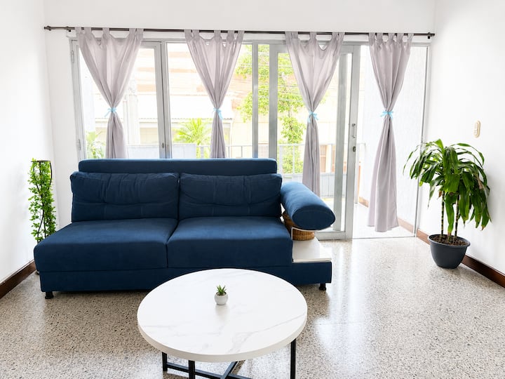 Spacious Family House In Medellín Near The Metro - Medellin, Antioquia, Colombia