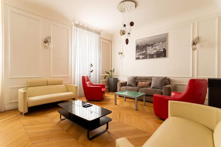 Arc-de-triomphe: Maison - Clim & Parking & Jacuzzi - Paris