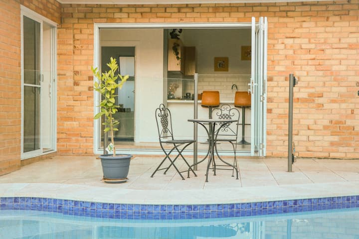 Spacious Guest House And Pool - 10 Mins From City - Adelaide