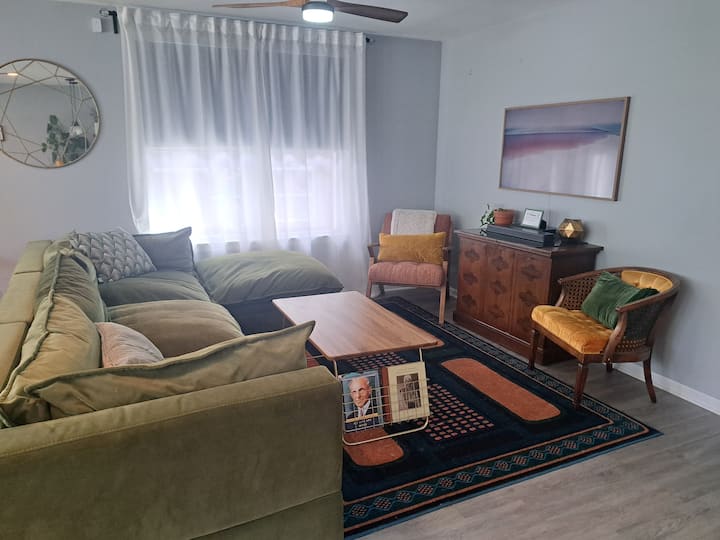 Gorgeous Mid-century Mod House W/hot Tub - Evanston