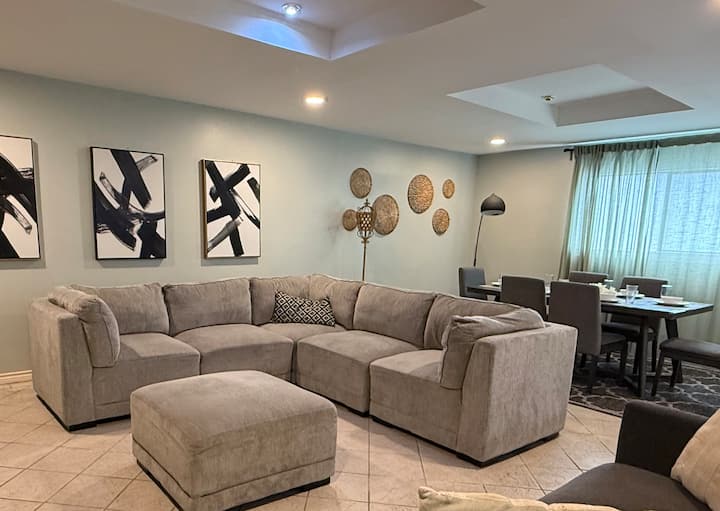 Spacious House Near The Mall/ 9 Guests/triplex - Laredo, TX
