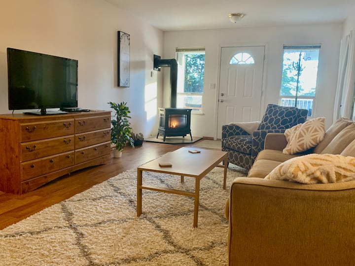 Relaxing & Spacious 2bedroom Unit In Gibsons - Gibsons