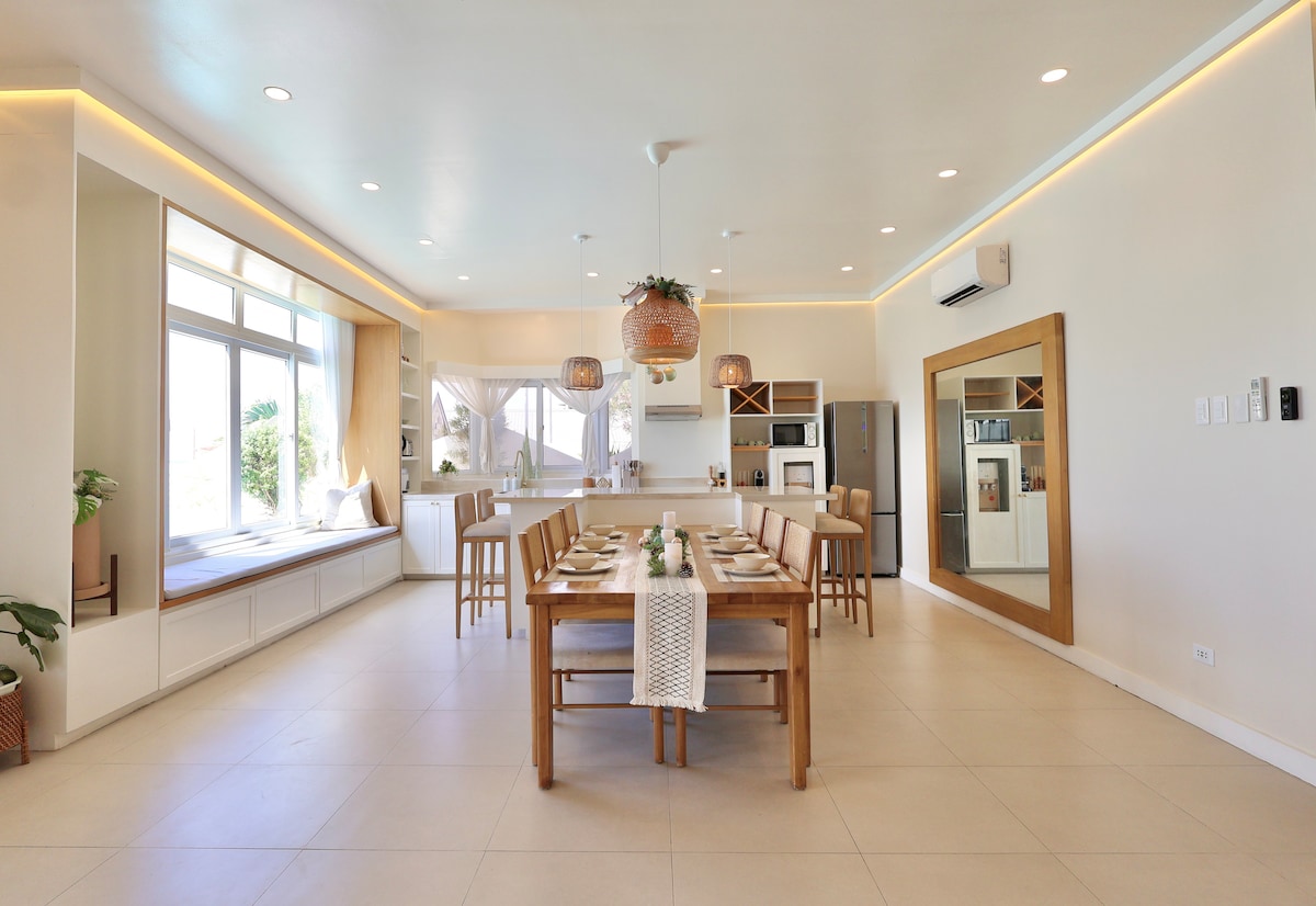 Alesea: Private Beachfront Villa - Pool, Jacuzzi - Villas for Rent in ...