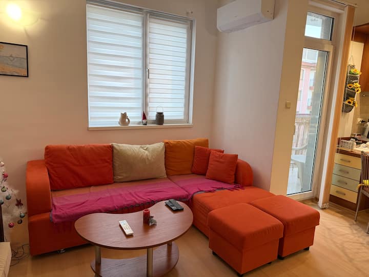 Near The Bus Station- Cosy & Quiet One Bedroom - Nessebar