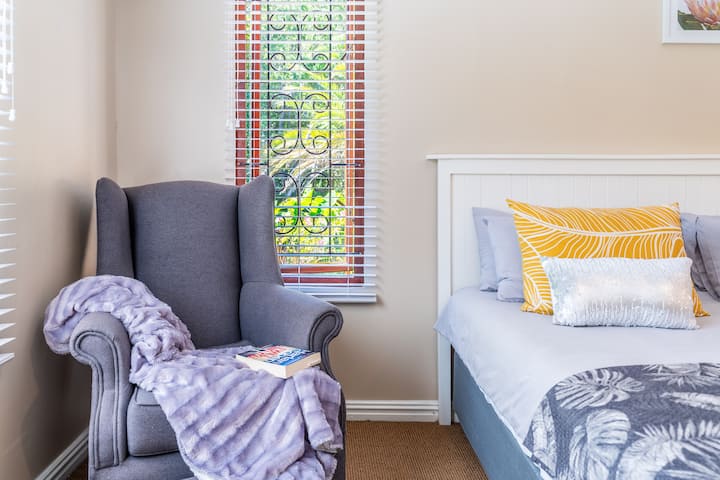 Deluxe 4 Pax Unit In Central Camphersdrift, George - George