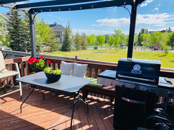 Auburn Oasis*close To Banff*hospital*sleeps 10* - Calgary