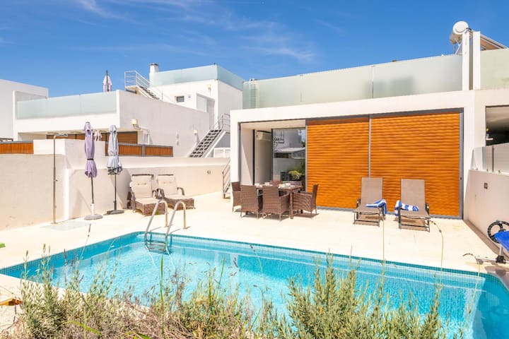 Villa Luis With Heated Swimming Pool -East Algarve - 타비라