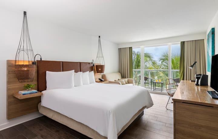 Proximity At Its Best! Free Parking, Pets Allowed - Islamorada, FL