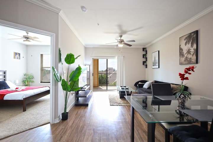 Radiant 1br By Dallas Galleria | Pool · W/d · Gym - Farmers Branch, TX