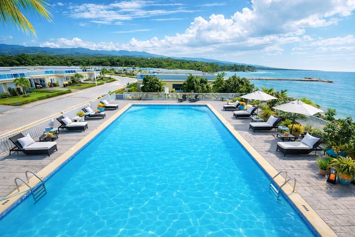 Luxury 3-bedroom Beach House - Jamaica