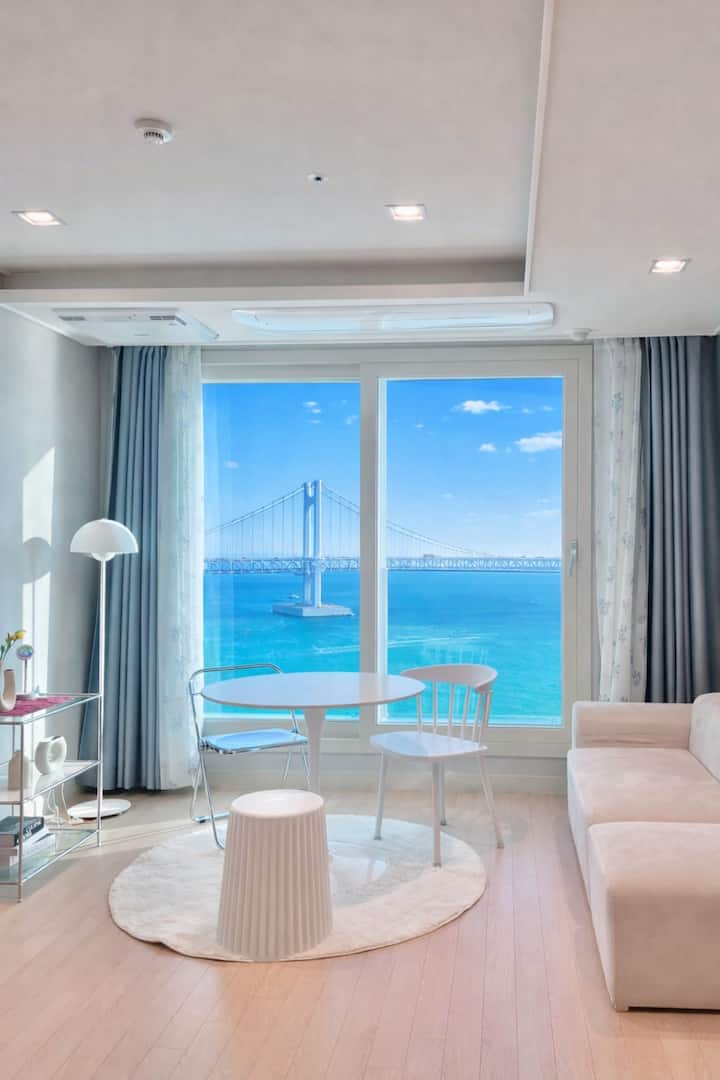 [Ep]광안리정면뷰 최대6인 퀸침대2토퍼2 성수기특가 스텐바이미 후기검증 무료주차 연박할인 - Busan