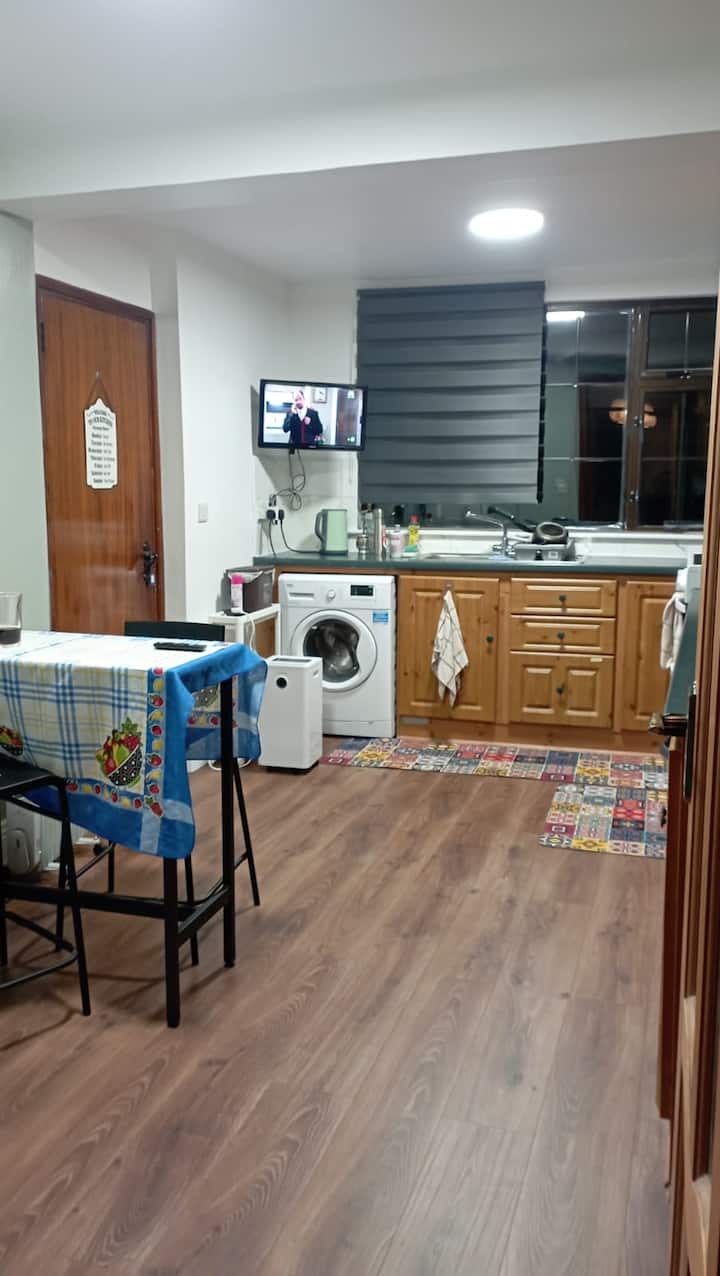 Comfortable Private Room Near Downtown - Cork