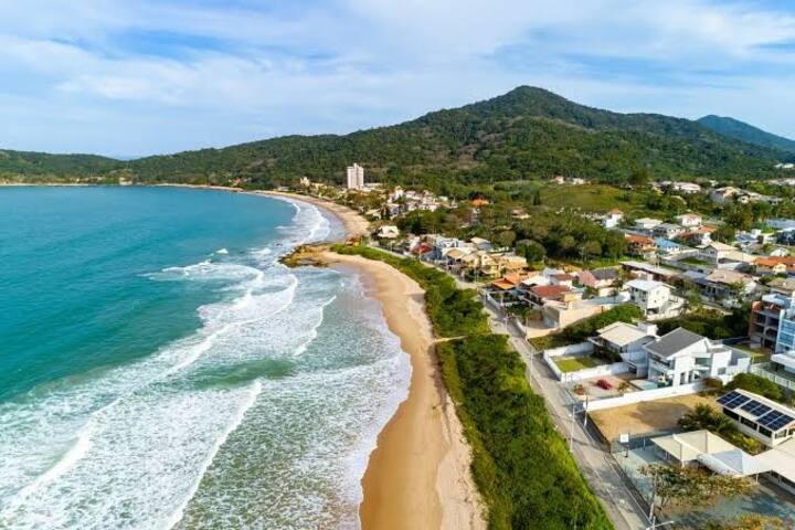 Microcasa Bem Localizada - Beto Carrero E Mar - Penha