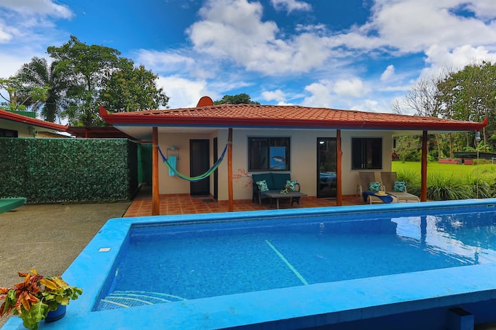 Manuel Antonio Very Close. Bungalow, A/c - Costa Rica