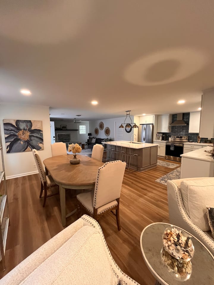 Hoover Exit10
Stay On Parkwood
4.4 Miles The Met - Hoover, AL