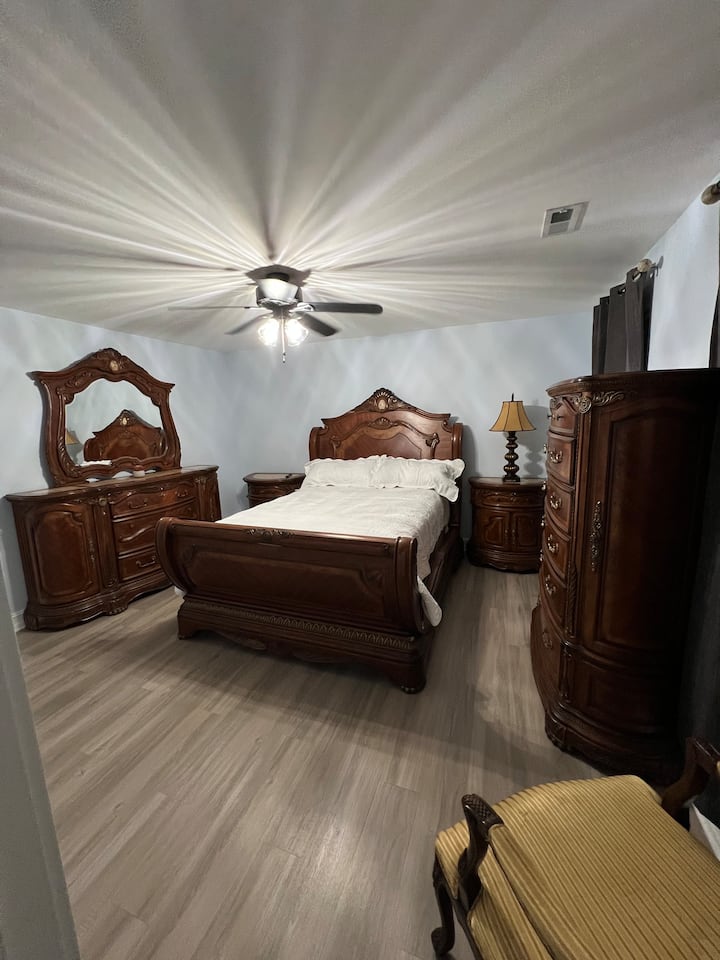 House Luxury With Jacuzzi 3br Exclusivediscounts - Charlotte, NC