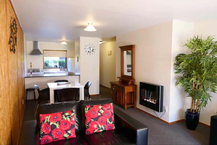 2 Bedroom Motel - 1 X Queen & 2 Single Beds - Queenstown