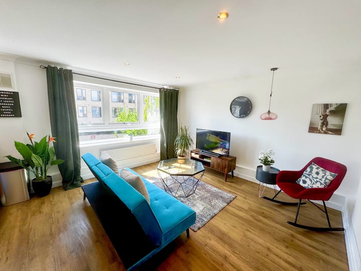 Ficus Carica Tree Apartment - Kettle's Yard