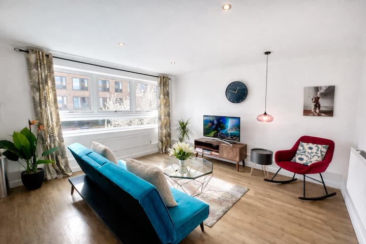 Ficus Carica Tree Apartment – Station&leisure Park - Cambridge