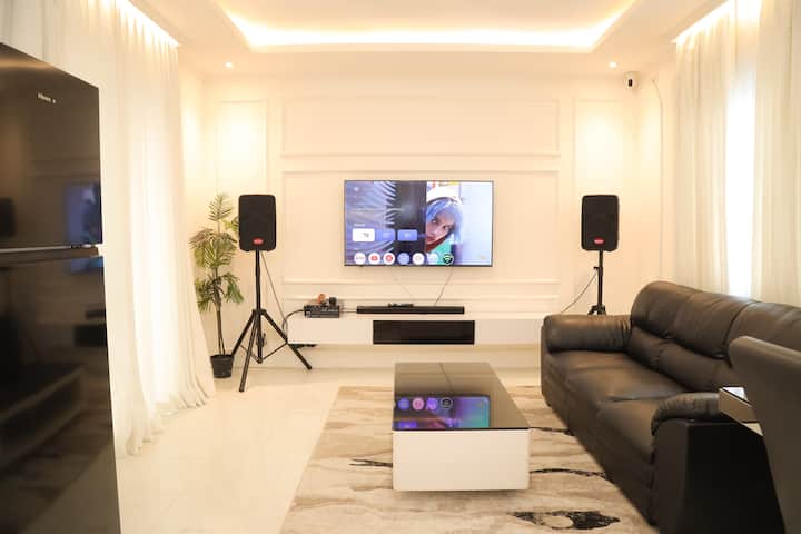 Sunstells Karaoke Poolvilla Near Ice Bsd - Jakarta