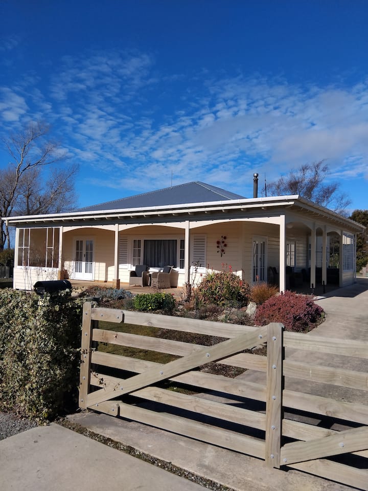 Ocean View Villa - Hampden