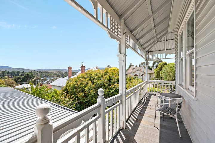 Cornelian Bay Hideaway  - Warm, Water  Views - Hobart