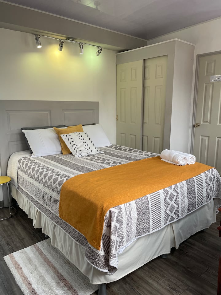 Cozy Studio Gated Community - San Salvador