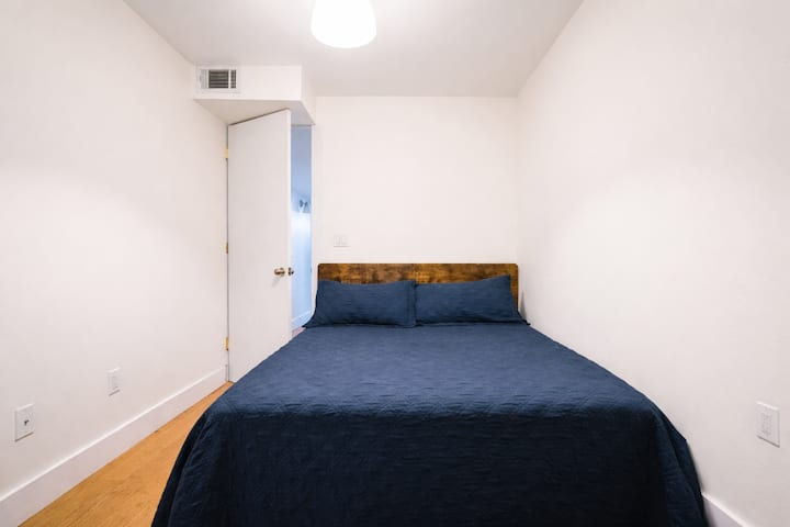 Lafayette 4 - Private Bedroom With Huge Backyard - New York City