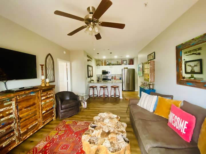 Balcony, Pickleball, Relax: Luxe Condo 1.3 To Um - Oxford, MS