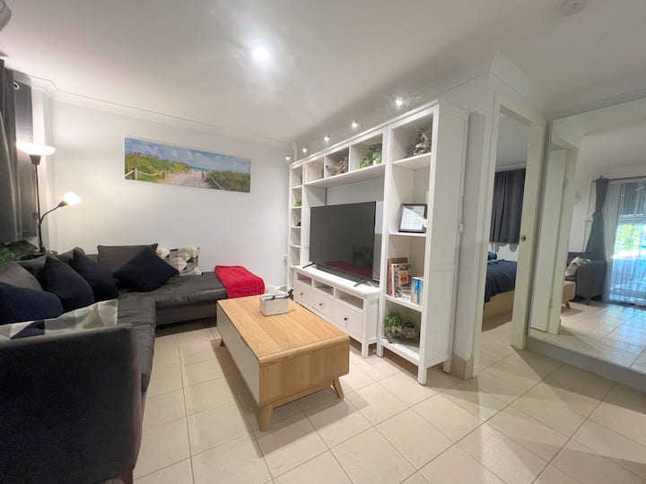 Cosy, Private Guest House W/ Pool And Free Parking - Rockingham