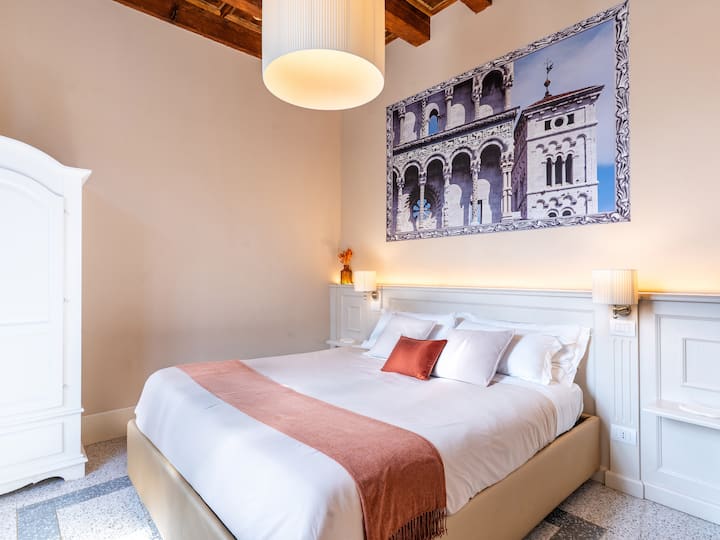 Elegant Suite · Piazza Napoleone View, Wi-fi & Ac - Lucca