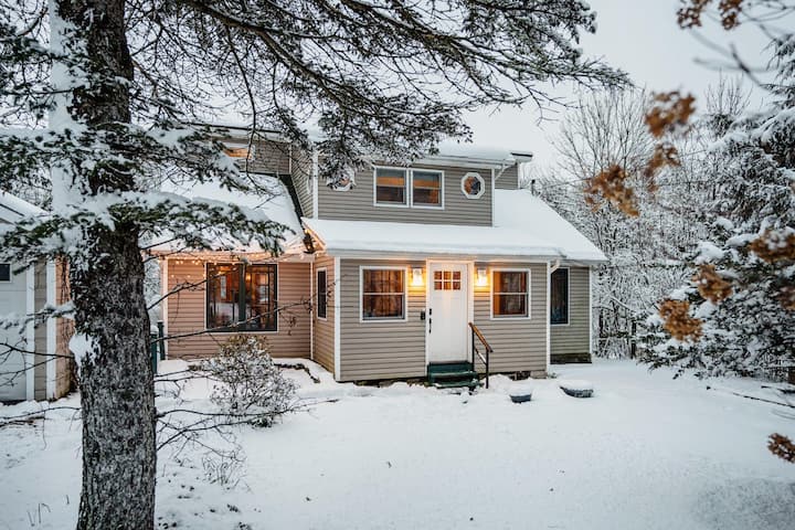 Rustic Mountain Cabin Retreat In Catskills - Catskill, NY