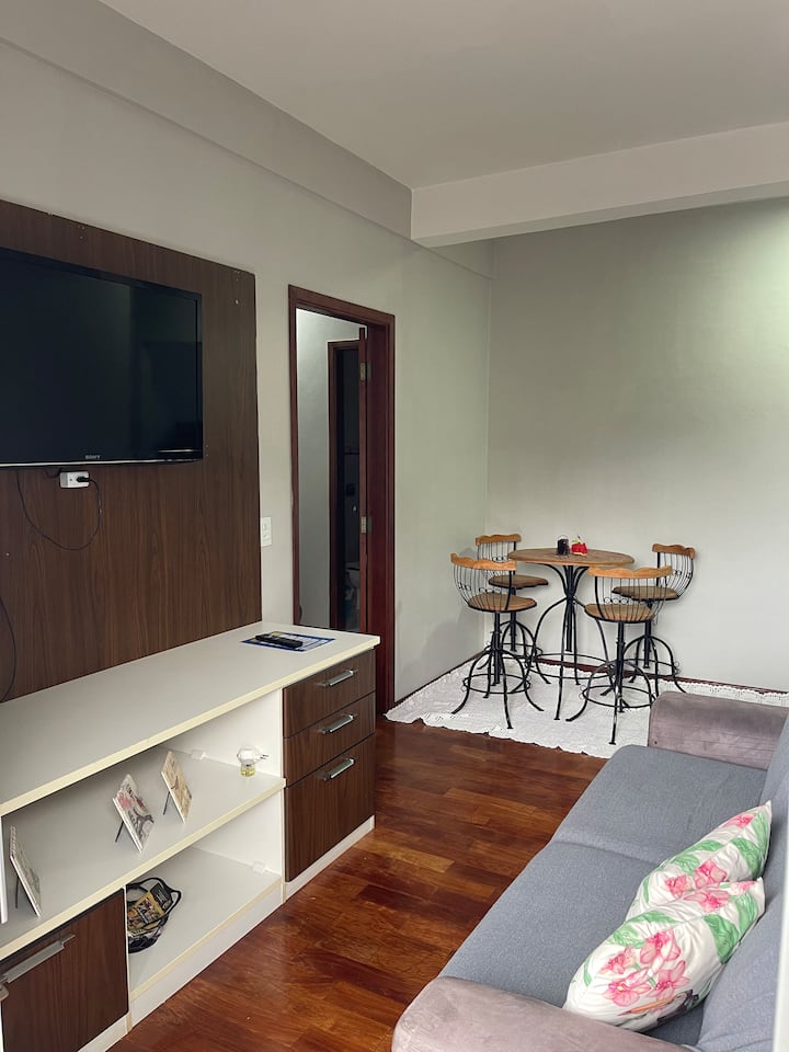 1 Quarto No Centro Com Ac / Wi-fi E Sacada - Foz do Iguaçu