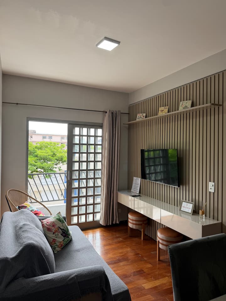 1 Quarto No Centro Com Ac / Wi-fi E Sacada - Foz do Iguaçu