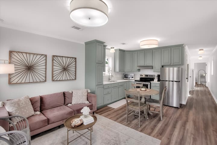 Charming Downtown Cottage | Walk To Beach & Dining - Pass Christian, MS