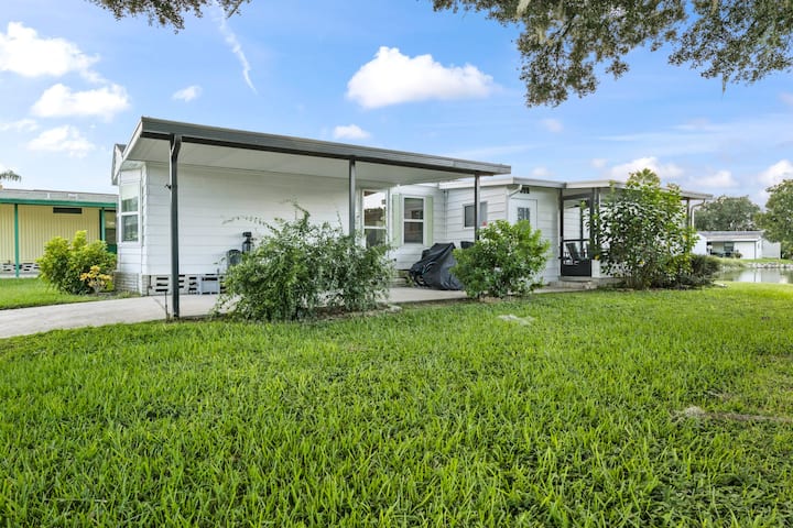 2 Bedroom 2 Bath Mobile Home
$1,800 Per Month - Florida