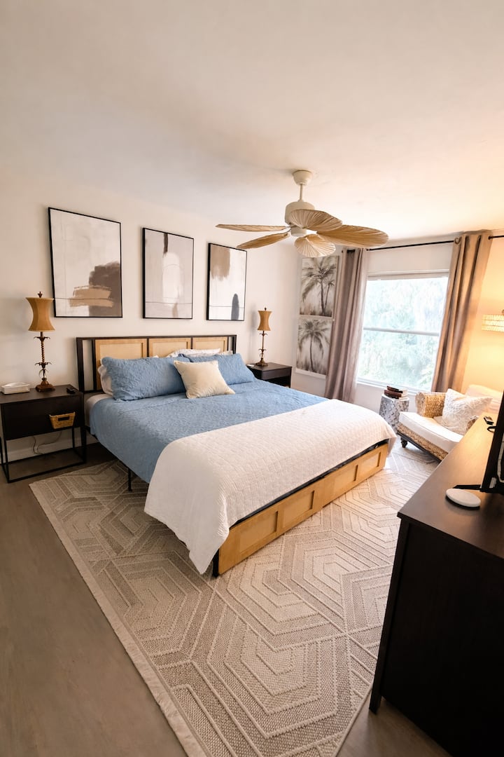 2 Bed 2 Bath Condo Near The Beach With Pickleball - Bonita Springs, FL