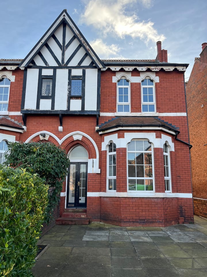 Chestnut House - Southport