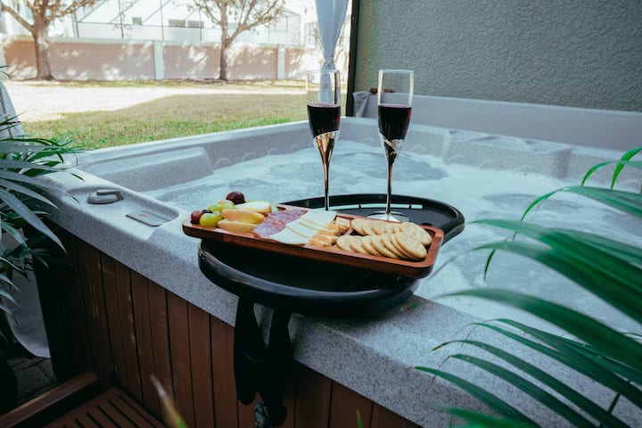 Casa Coral • 4/3 • 
With Hot Tub •
Close To Disney - Kissimmee, FL