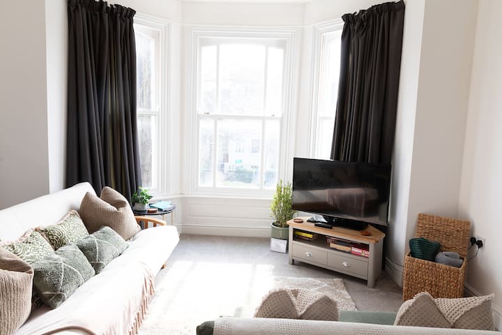 Beautiful 1st Floor Apartment With Parking - Norwich