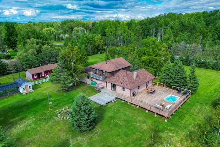 Farm Retreat – Trails, Chickens & Lake Simcoe - Georgina