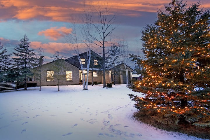 Luxury Farmhouse Retreat,12ft Hot Tub- Lake Simcoe - Georgina