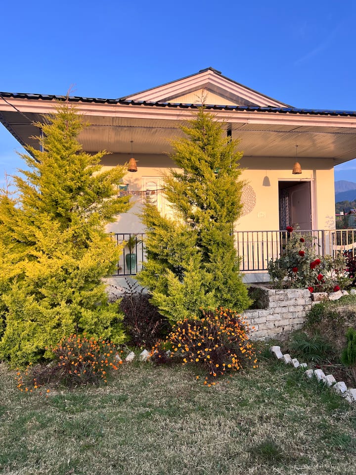 The Blue Boheme,bir•private•
Bonfire•kitchenette - Bir