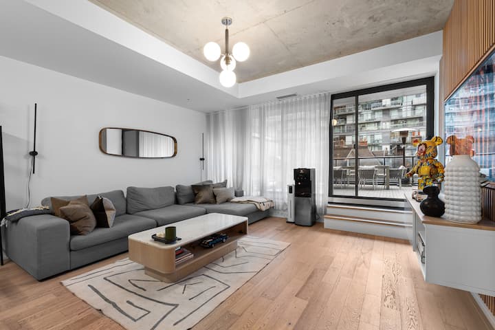Modern Condo Located In Downtown Toronto - Toronto