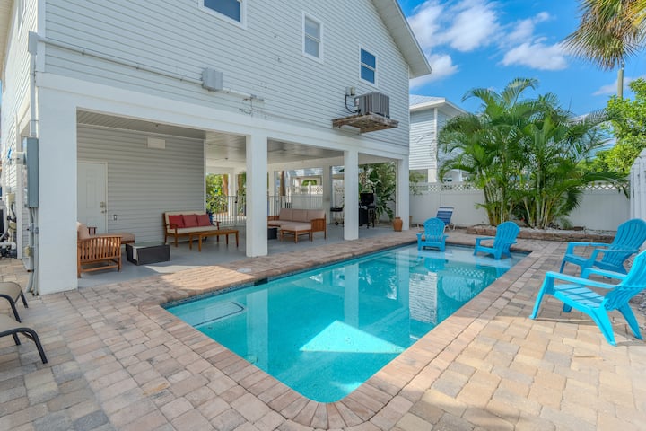 Dolphin Dream Is Ready For You - Fort Myers Beach, FL