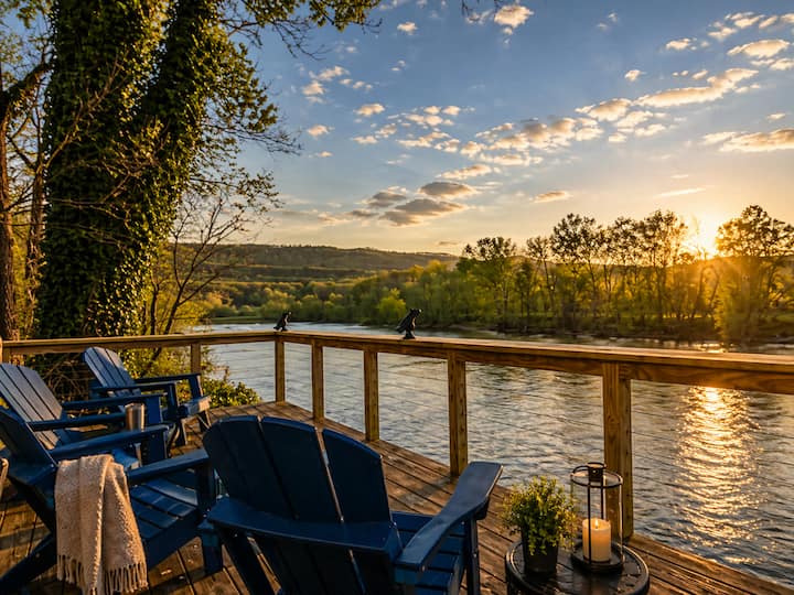 Serene River Retreat  | Double Decks, Hot Tub - Shenandoah, VA