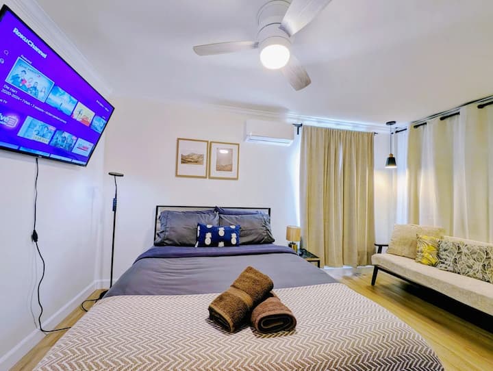 Centrally Located La Private Studio W/ Food Scene - Alhambra, CA