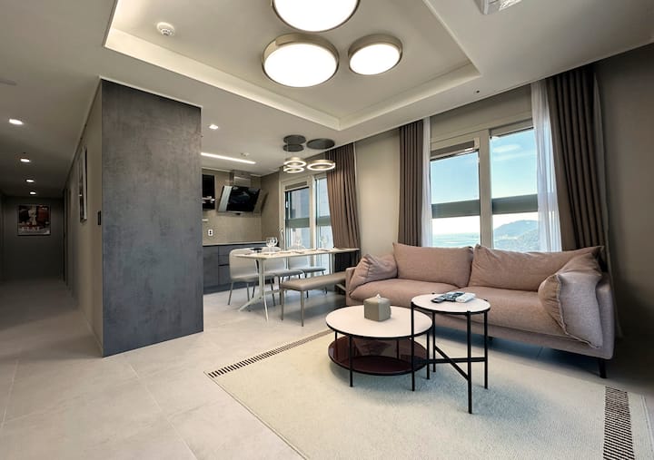 [Uh Flat_osiria]#b-02#6인#하프오션뷰#연박 예약시 특가 할인 제공 - Busan